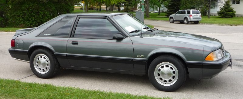 Dave's 88 Ford Mustang 5.0L LX